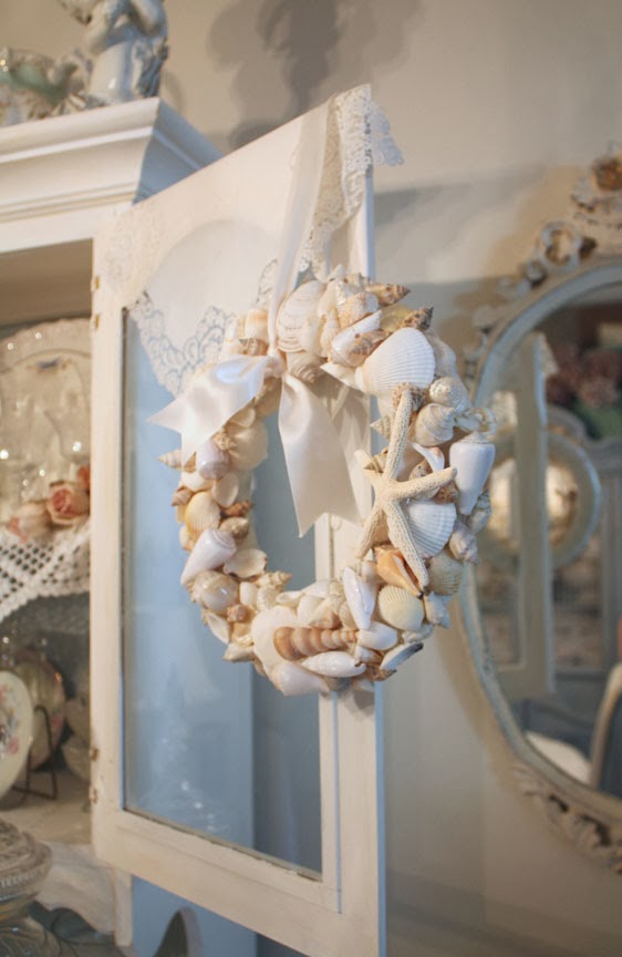 My Romantic Home: Seashell Wreath Tutorial - Show and Tell Friday